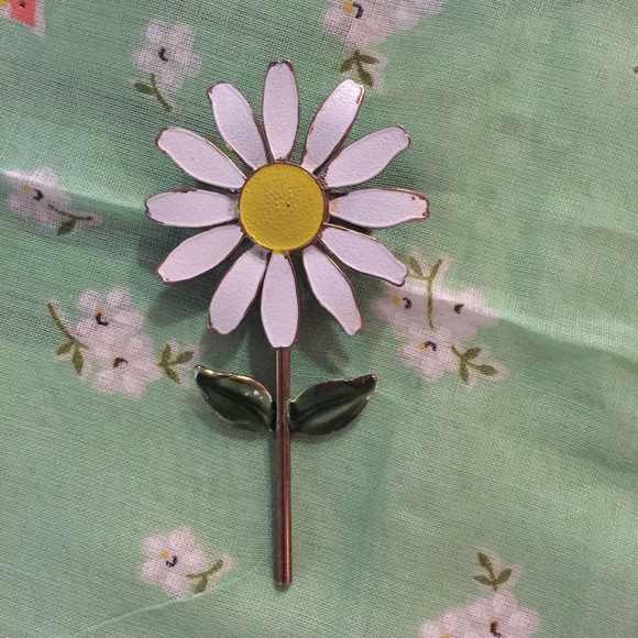 Vintage | Jewelry | Vintage Daisy Pin | Poshmark